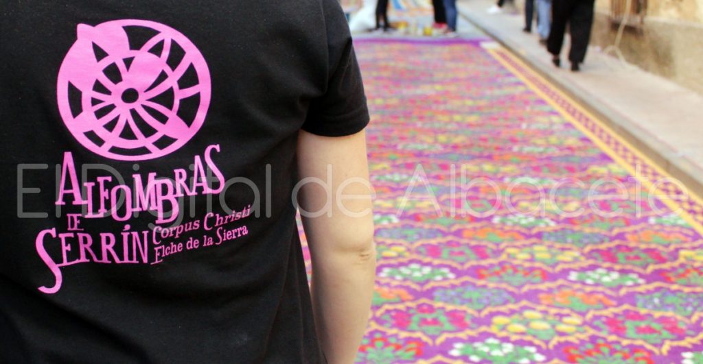 Elche de la Sierra maravilla al mundo con sus espectaculares Alfombras ...