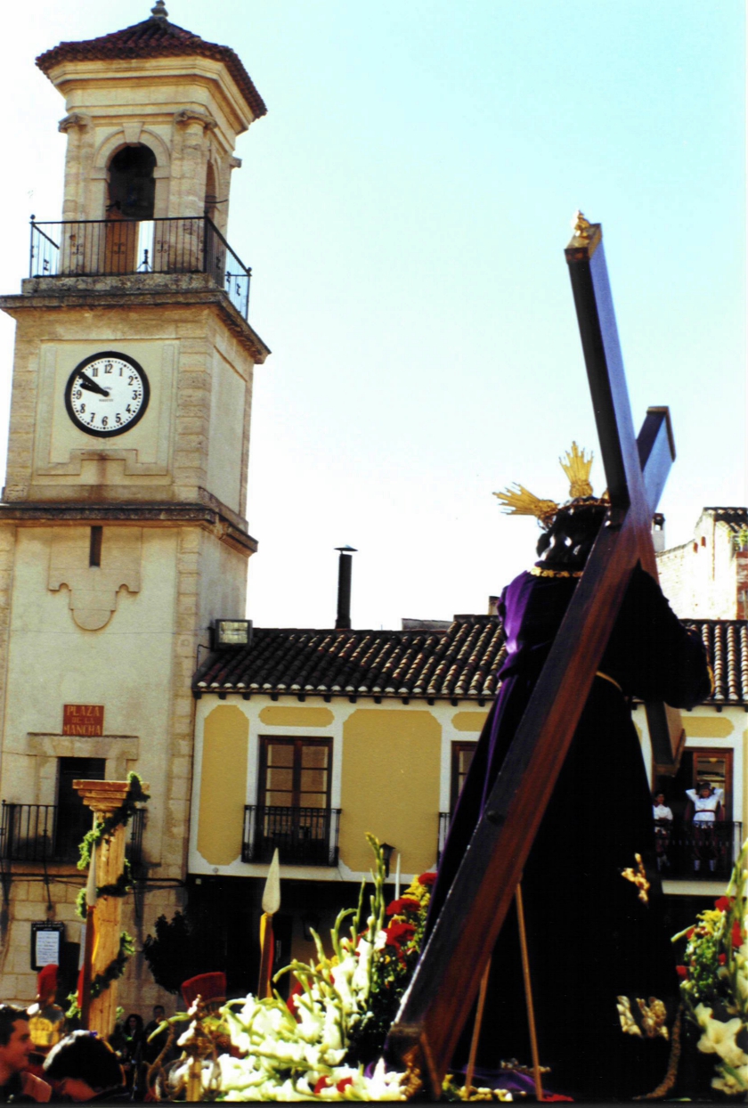 La Semana Santa de Chinchilla, grandiosa en su entorno monumental - El ...