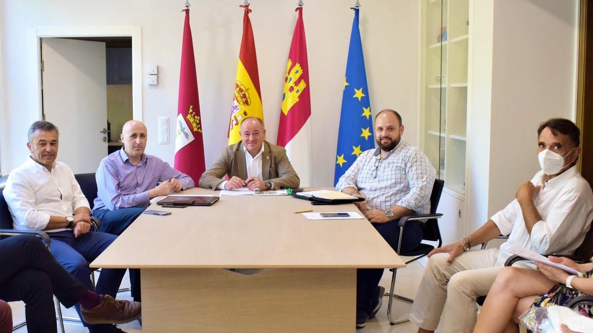 Una reunión con dos objetivos claros: mejorar el agua que llega a los hogares de Albacete y ...